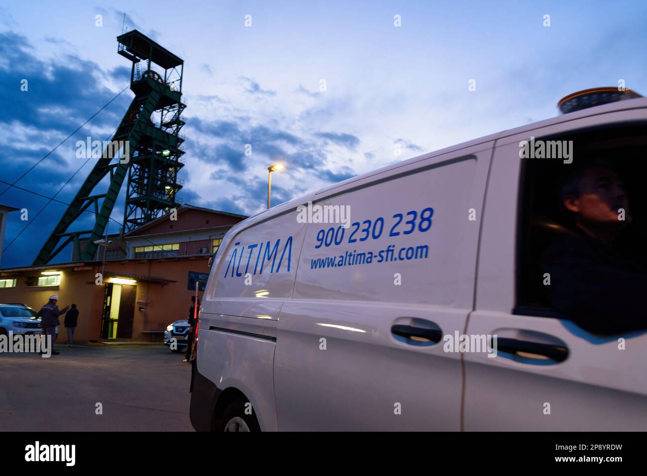 Hearse van hi-res stock photography and images - Alamy