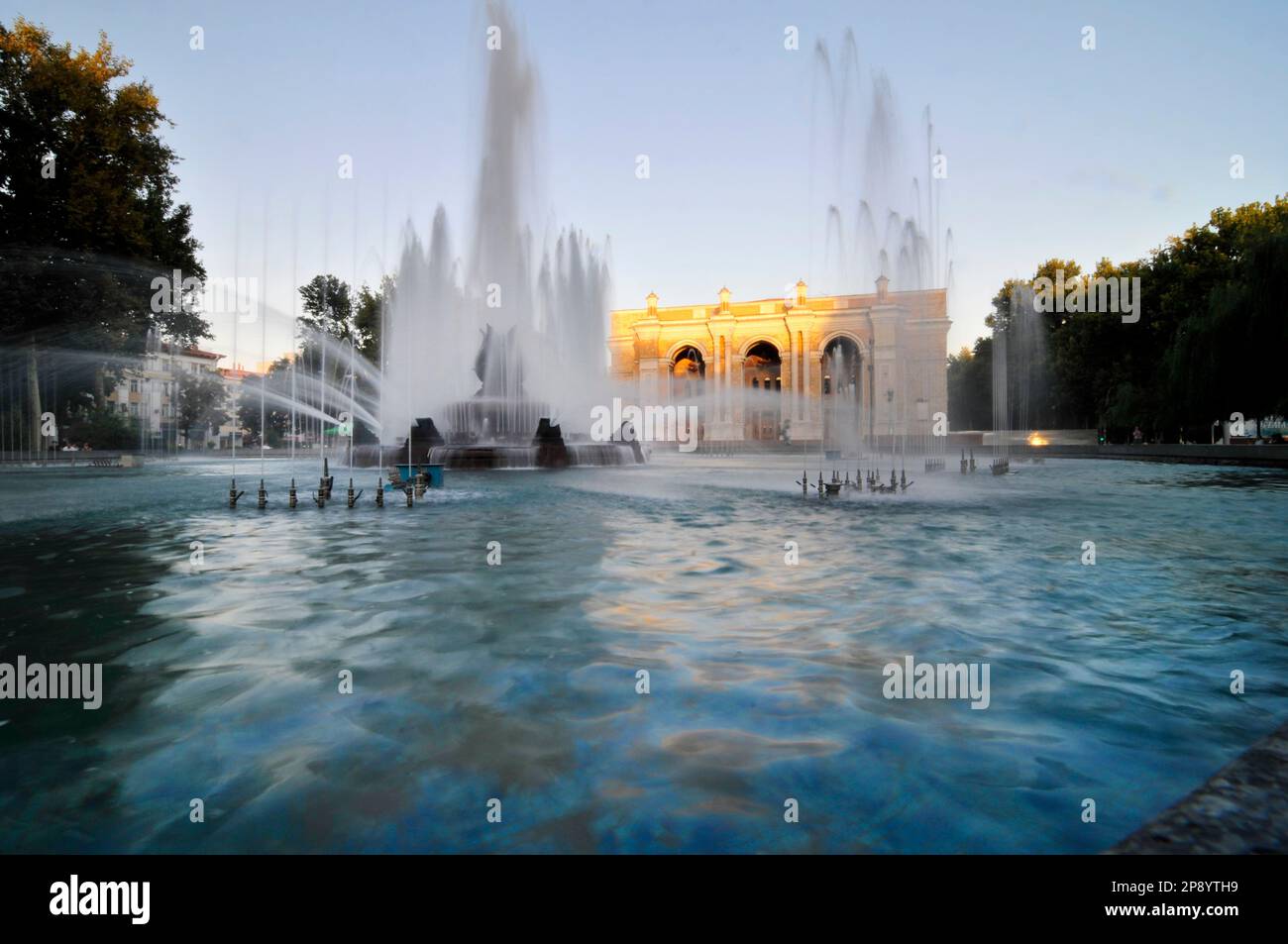 The Bolshoi Opera and Ballet Theatre Alisher Navoï in Tashkent ...