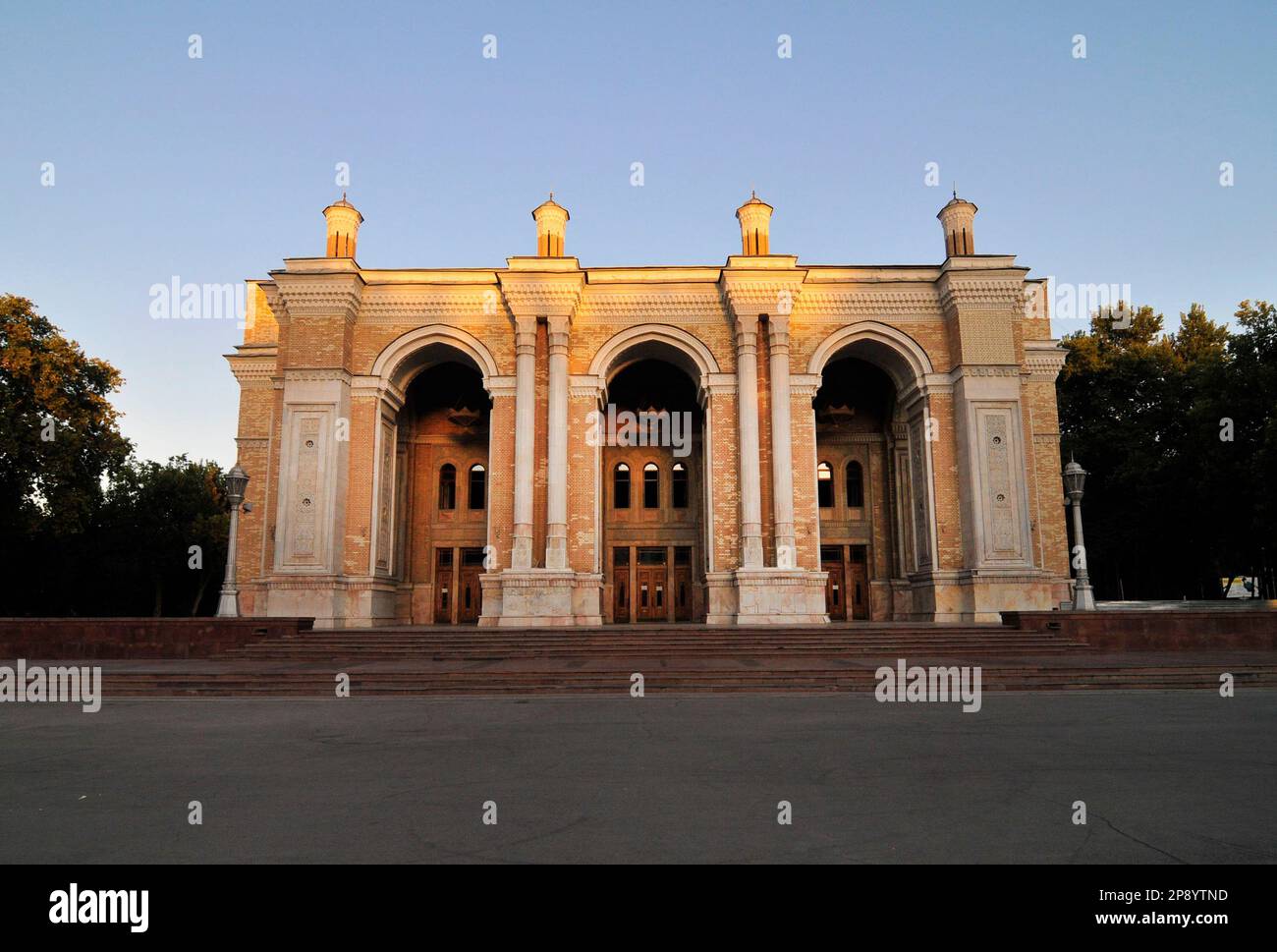 The Bolshoi Opera and Ballet Theatre Alisher Navoï in Tashkent ...