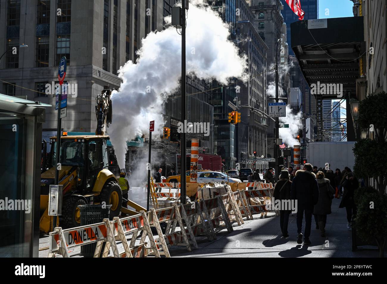 Bus new york city 2023 hi-res stock photography and images - Alamy