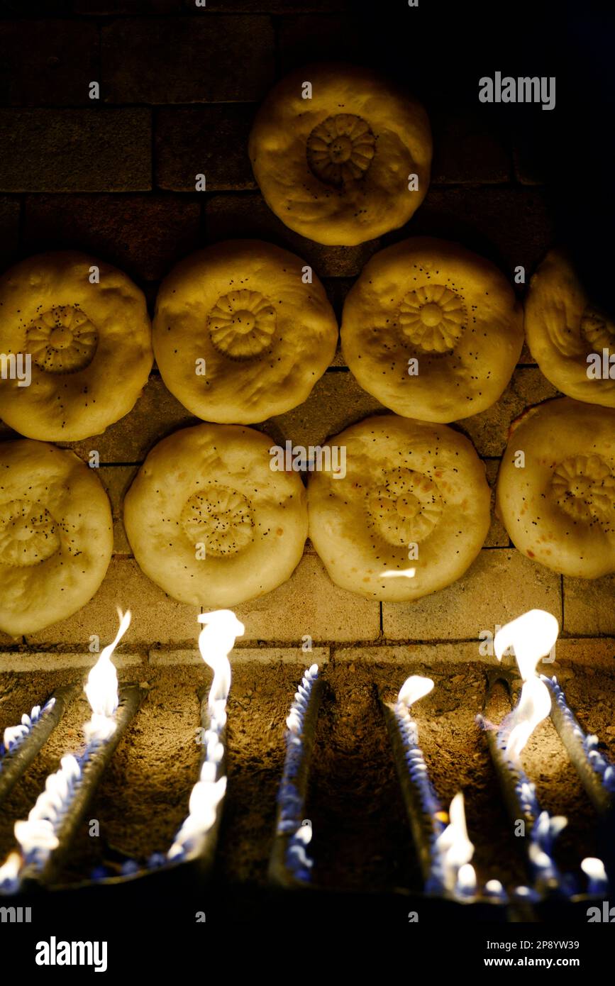 Uzbekistan lepyoshka bukhara hi-res stock photography and images - Alamy