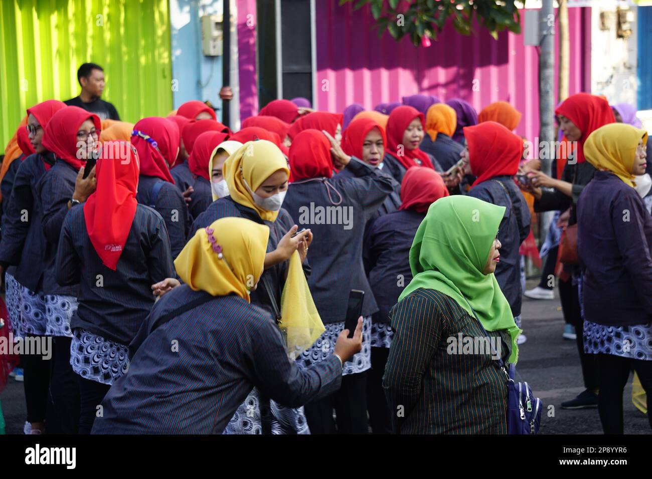 Indonesian do a flash mob traditional dance to celebrate national ...