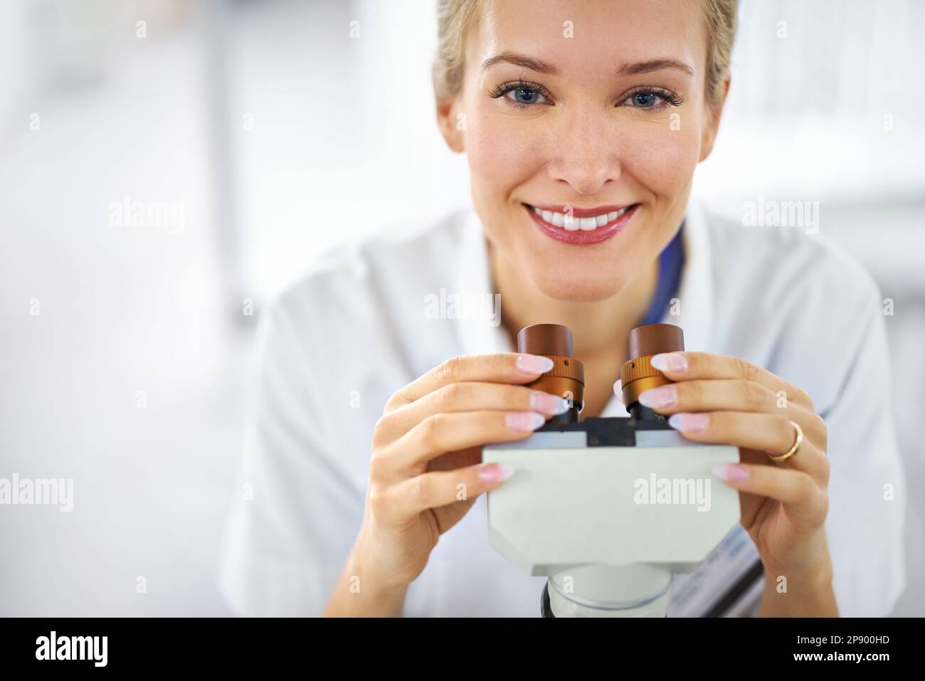 Woman women female researcher researching hi-res stock photography and ...