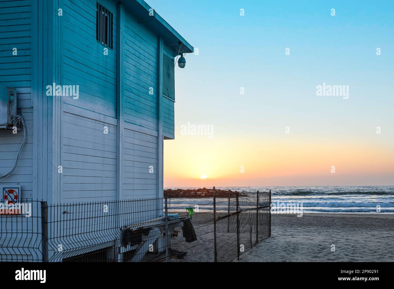 Lifeguard house on sea hi-res stock photography and images - Alamy