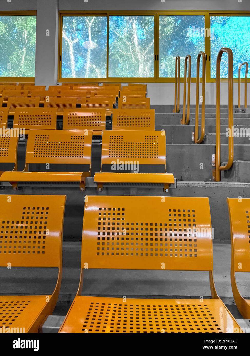 Grandstand stadium yellow seats hi-res stock photography and images - Alamy