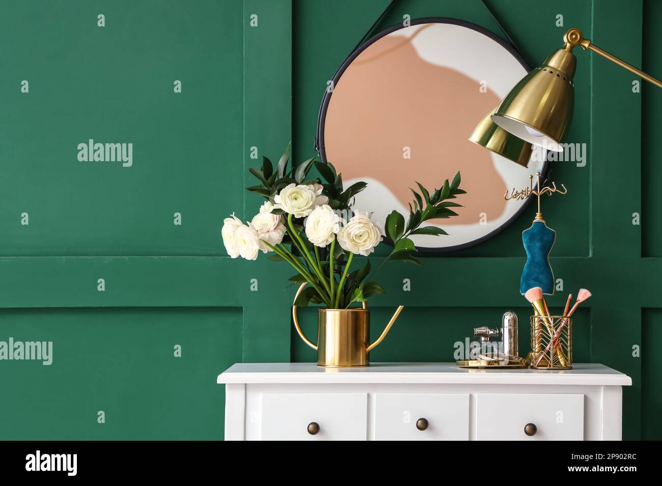 Plant on dressing table mirror hi-res stock photography and images - Alamy