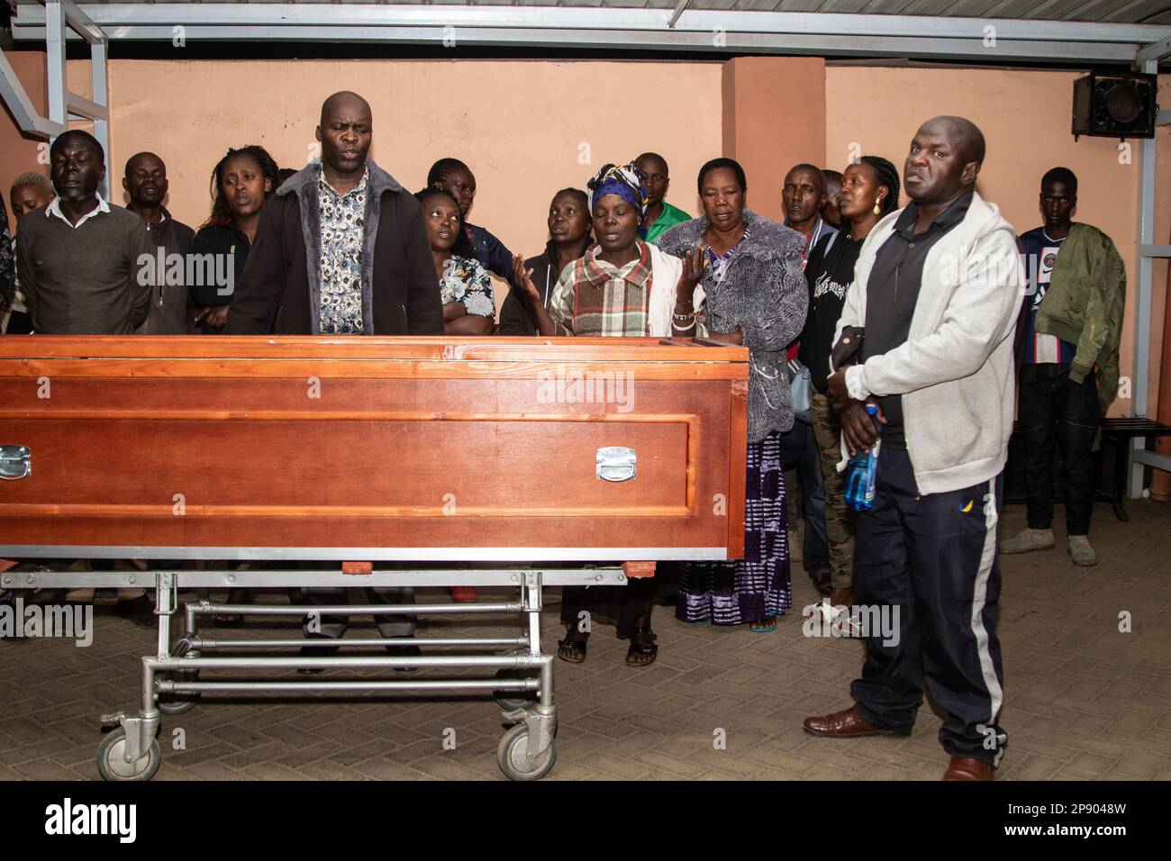 Female body in morgue hi-res stock photography and images - Alamy