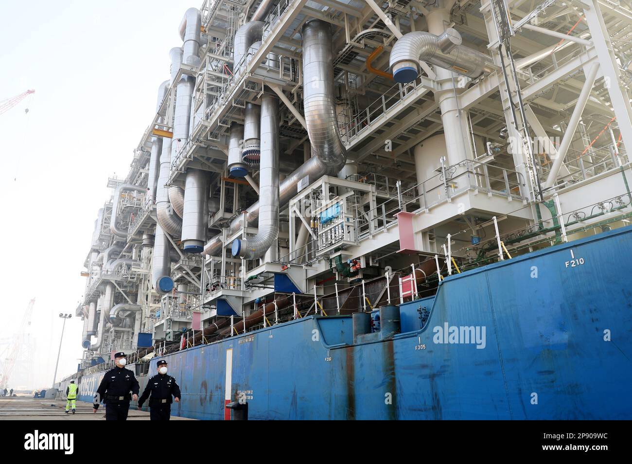 QINGDAO, CHINA - MARCH 10, 2023 - An LNG modular plant leaves the dock ...