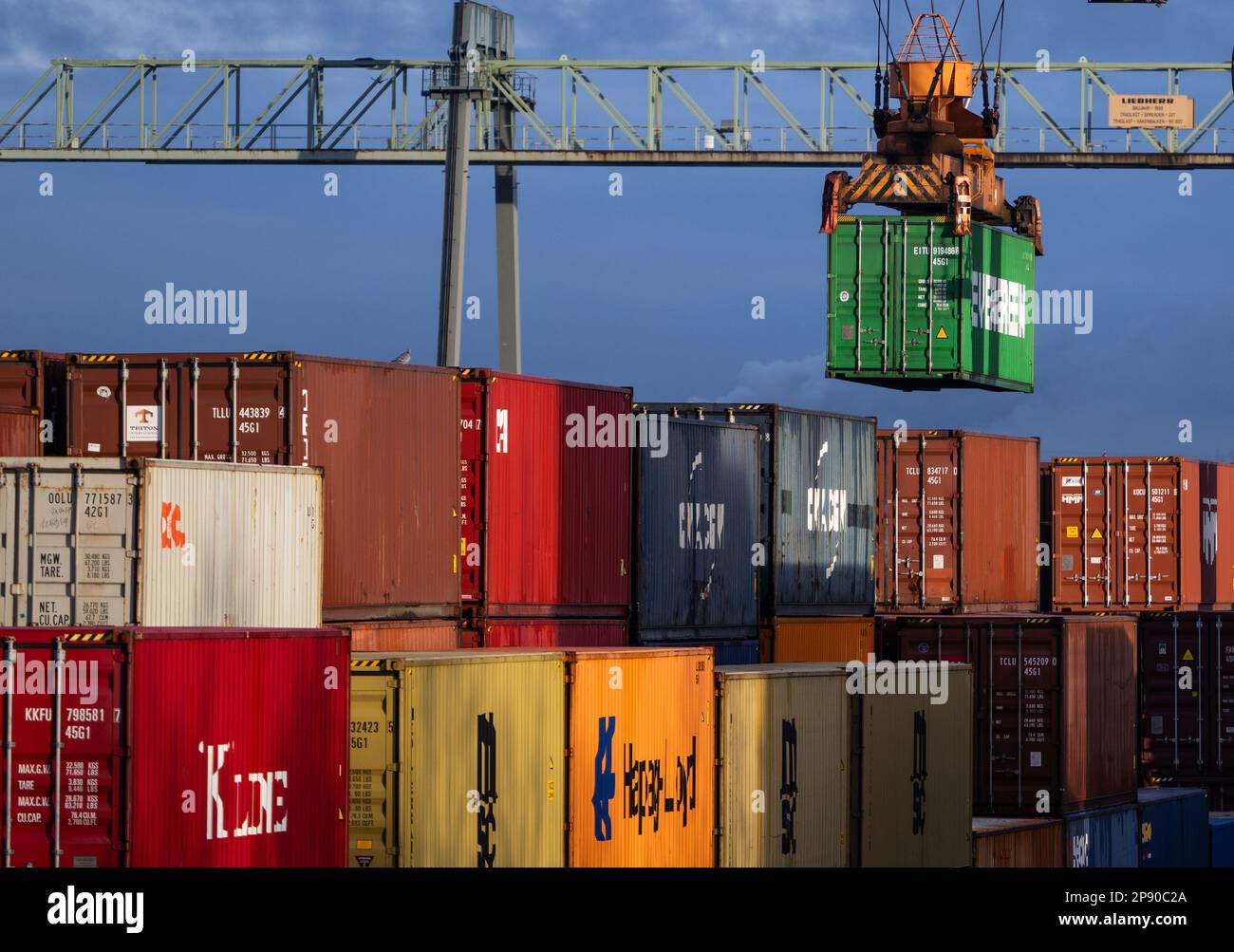 Dortmund, Germany. 10th Mar, 2023. Containers are loaded at the port ...