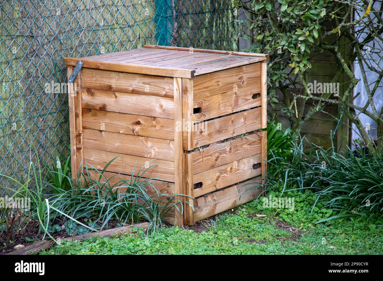 outdoor composting bin wooden for recycling kitchen and garden organic ...