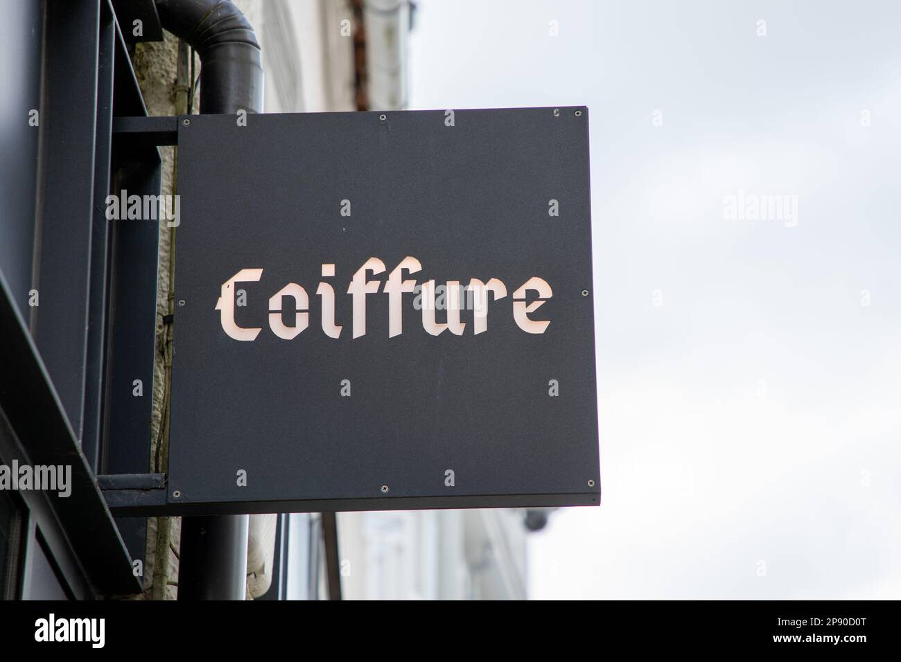 French hair salon sign hi-res stock photography and images - Alamy