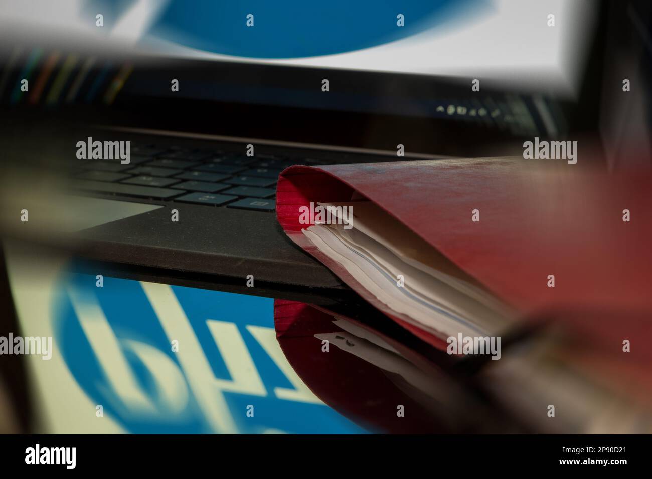 Symbol image Pfizer documents: In the USA, a team of several thousand ...