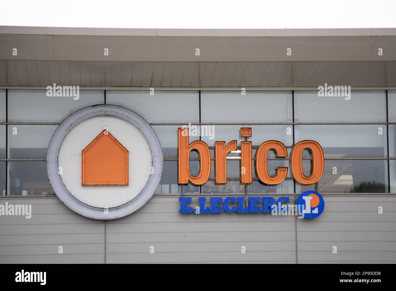 Bordeaux , Aquitaine France - 02 27 2023 : Brico e.leclerc text logo ...