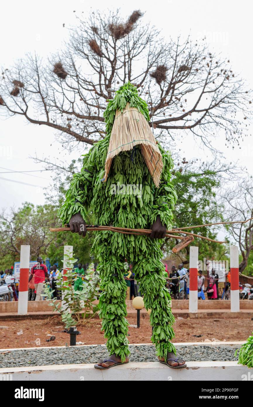Leaf mask wearer at Festima Festival in Dedougou, Burkina Faso Stock ...