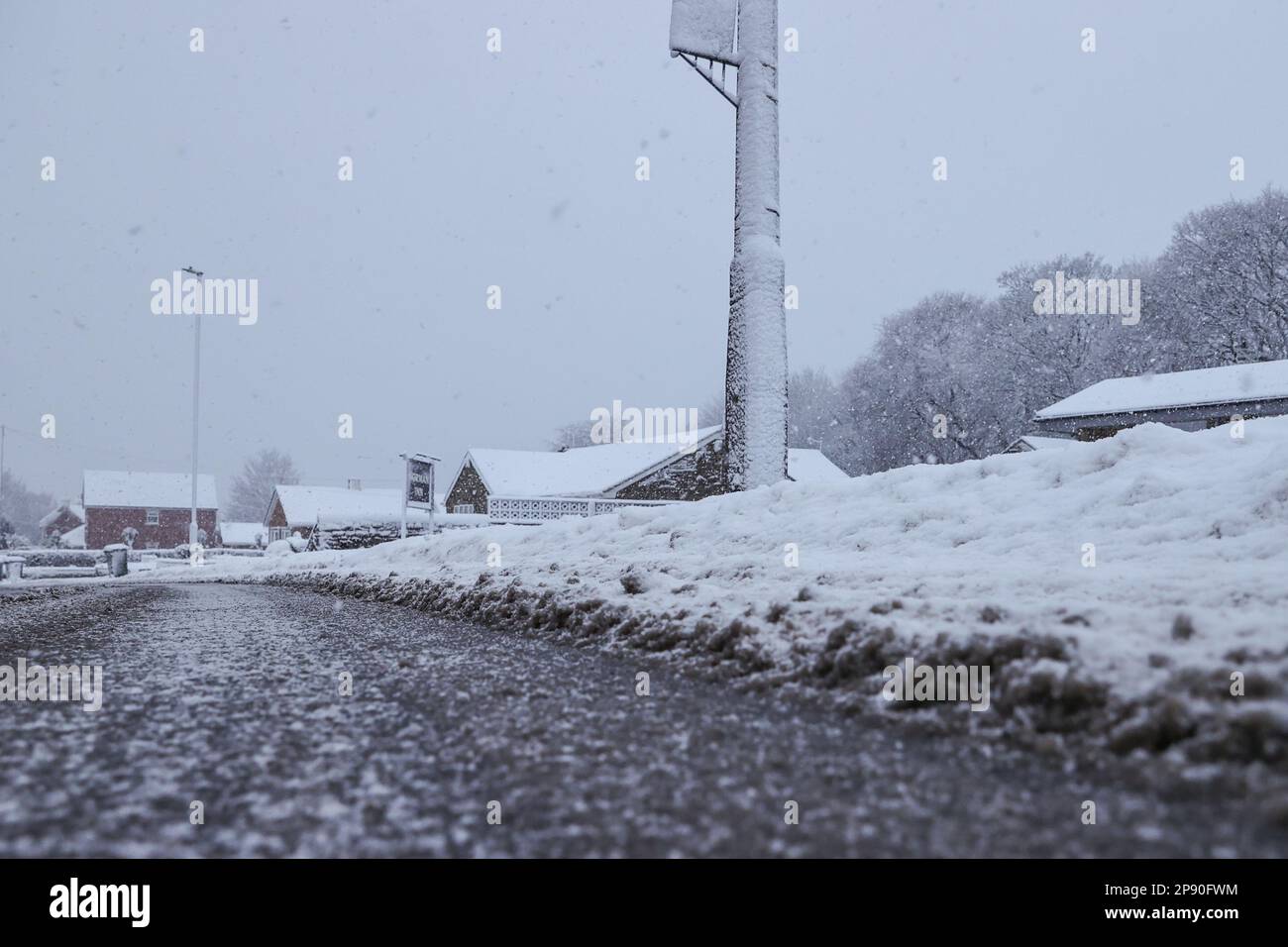 Barnsley, UK. 10th Mar, 2023. At least 8 inches of snow has fallen as ...