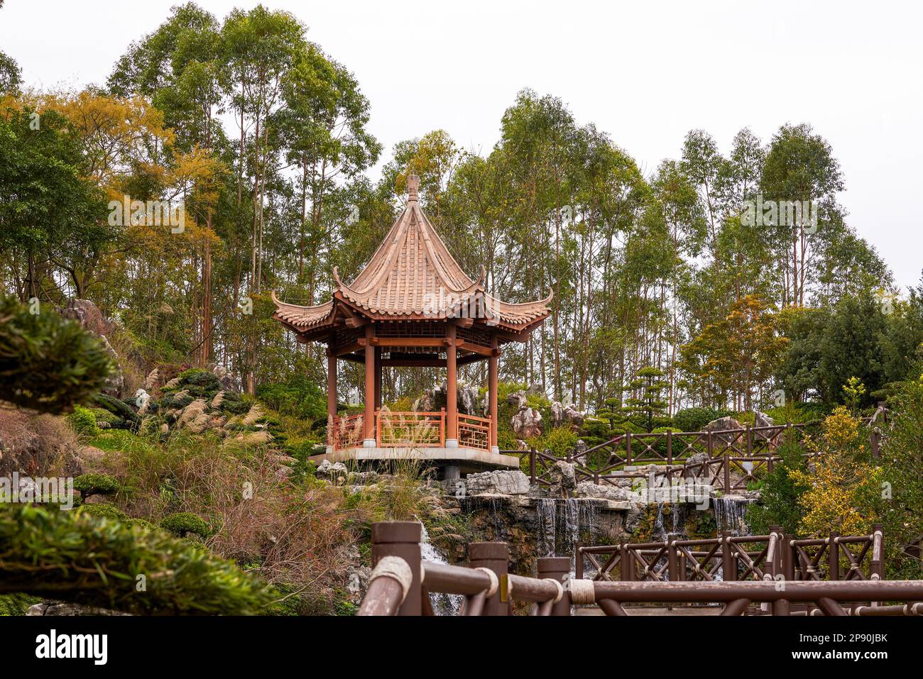 Gazebo in a luxurious traditional Chinese garden Stock Photo - Alamy