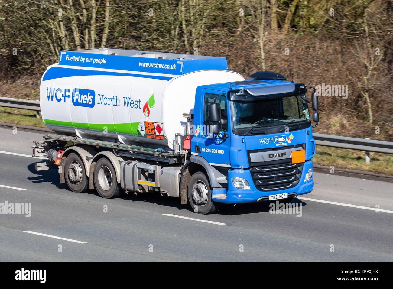 Daf fuel tanker trucks hi-res stock photography and images - Alamy