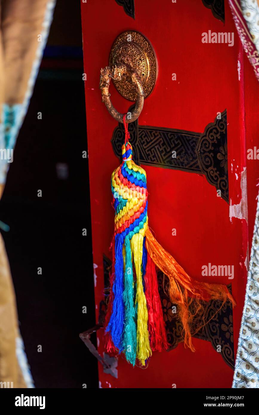 Gates and colorful decorations of Tibetan Buddhist monasteries in Tibet ...