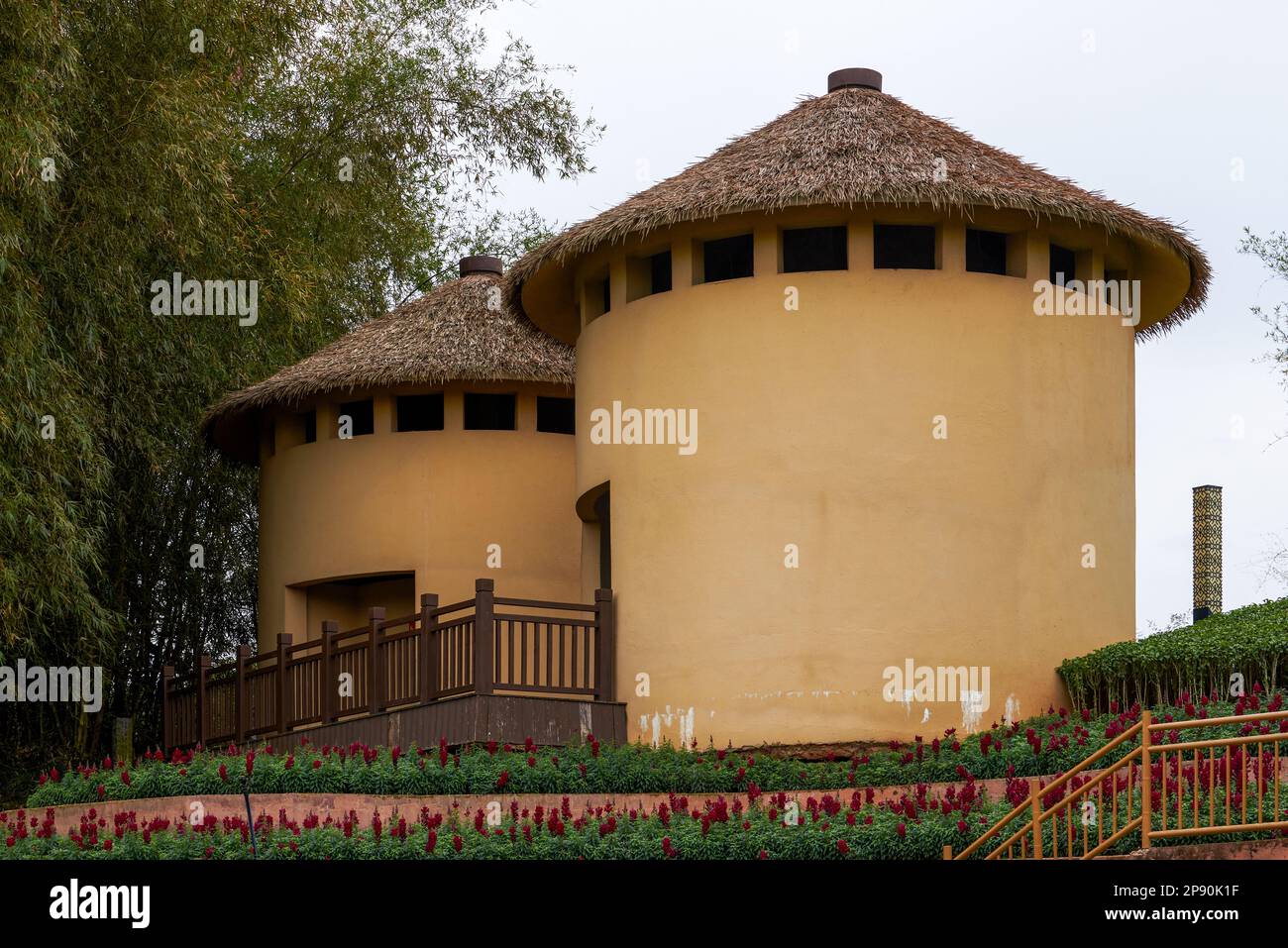 Traditional big barn in rural China Stock Photo - Alamy