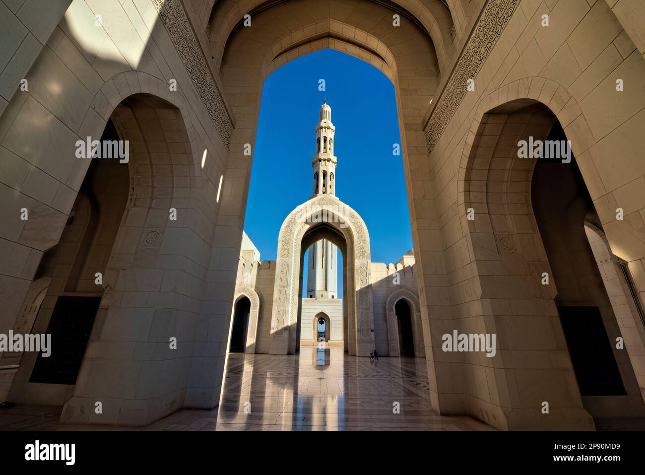 The impressive Sultan Qaboos Grand Mosque, Muscat, Oman Stock Photo - Alamy