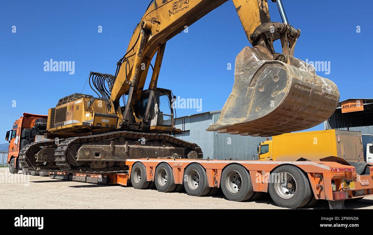 Transporting The Huge Excavator To The Next Mining Site, Heavy ...