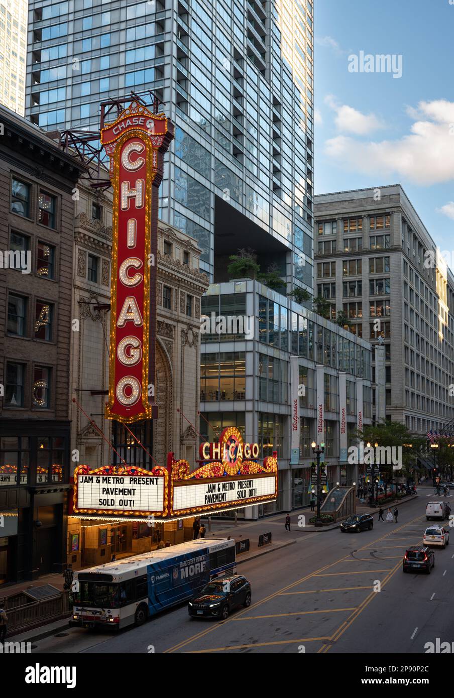 Downtown chicago sun shadows hi-res stock photography and images - Alamy