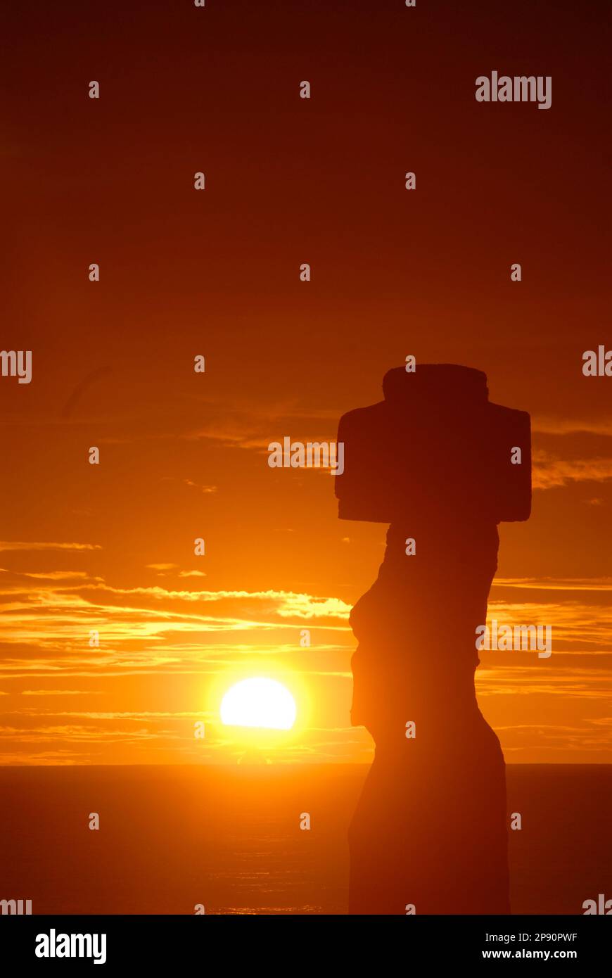 Moai at sunset, Ahu Tahai, Hanga Roa, Pasqua Iisland, Chile Stock Photo ...