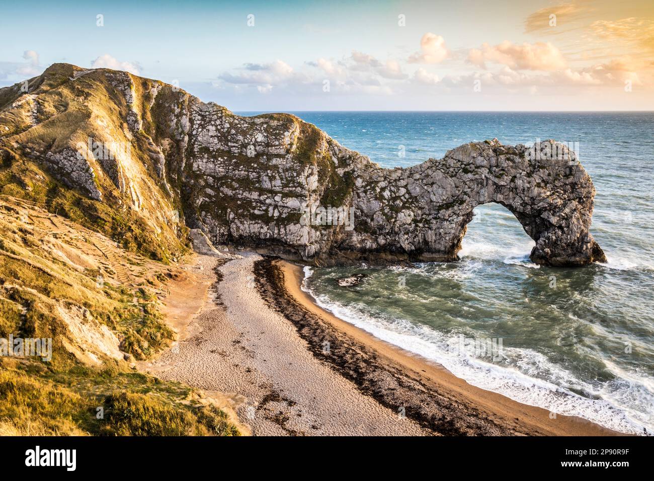 Lulworth coast sea limestone beach hi-res stock photography and images ...