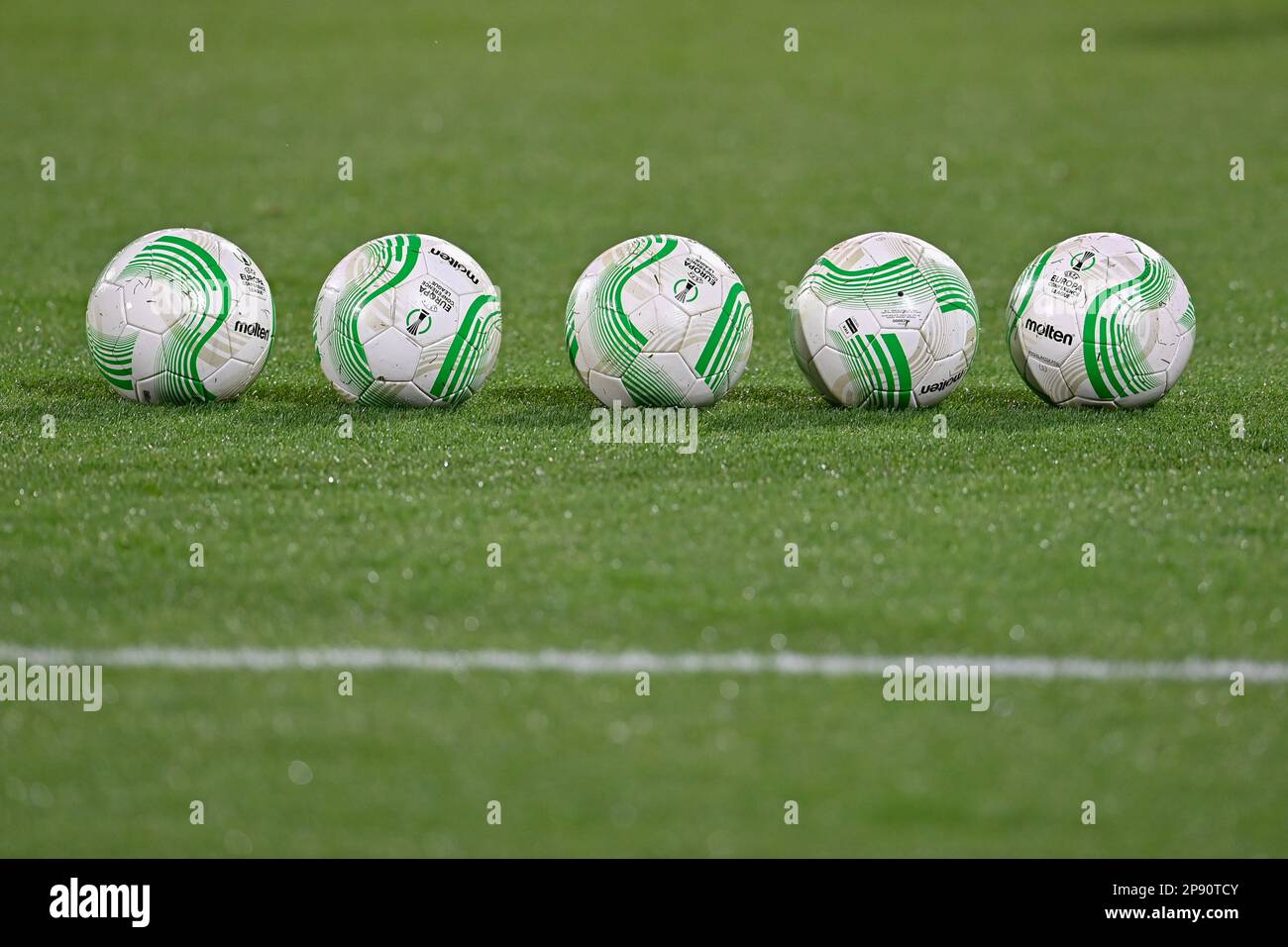 Molten balls hi-res stock photography and images - Alamy