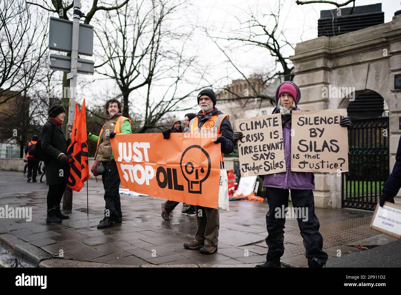 Insulate Britain supporters protest outside Inner London Crown Court ...