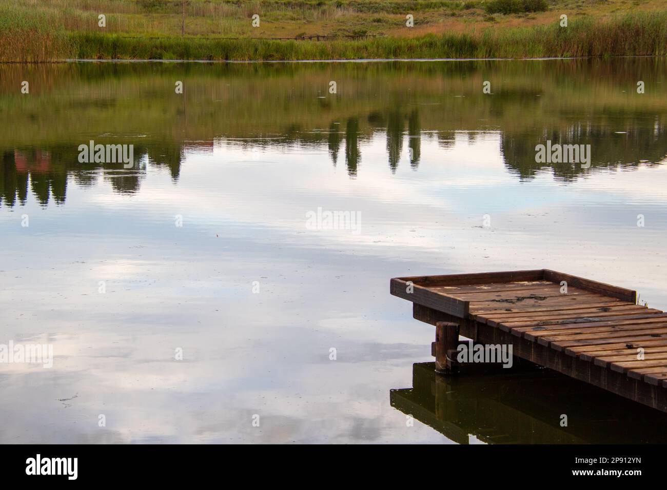 Millstream dam hi-res stock photography and images - Alamy