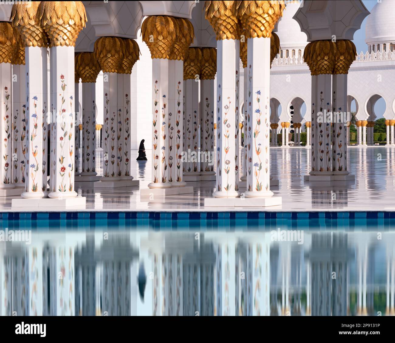 Sheikh Zayed Grand Mosque of white marble in Abu Dhabi city, UAE Stock ...
