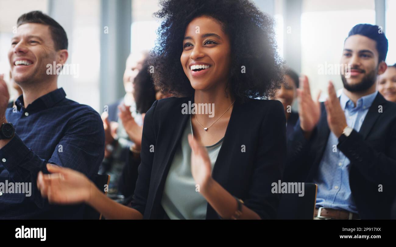 Audience clapping female speaker hi-res stock photography and images ...