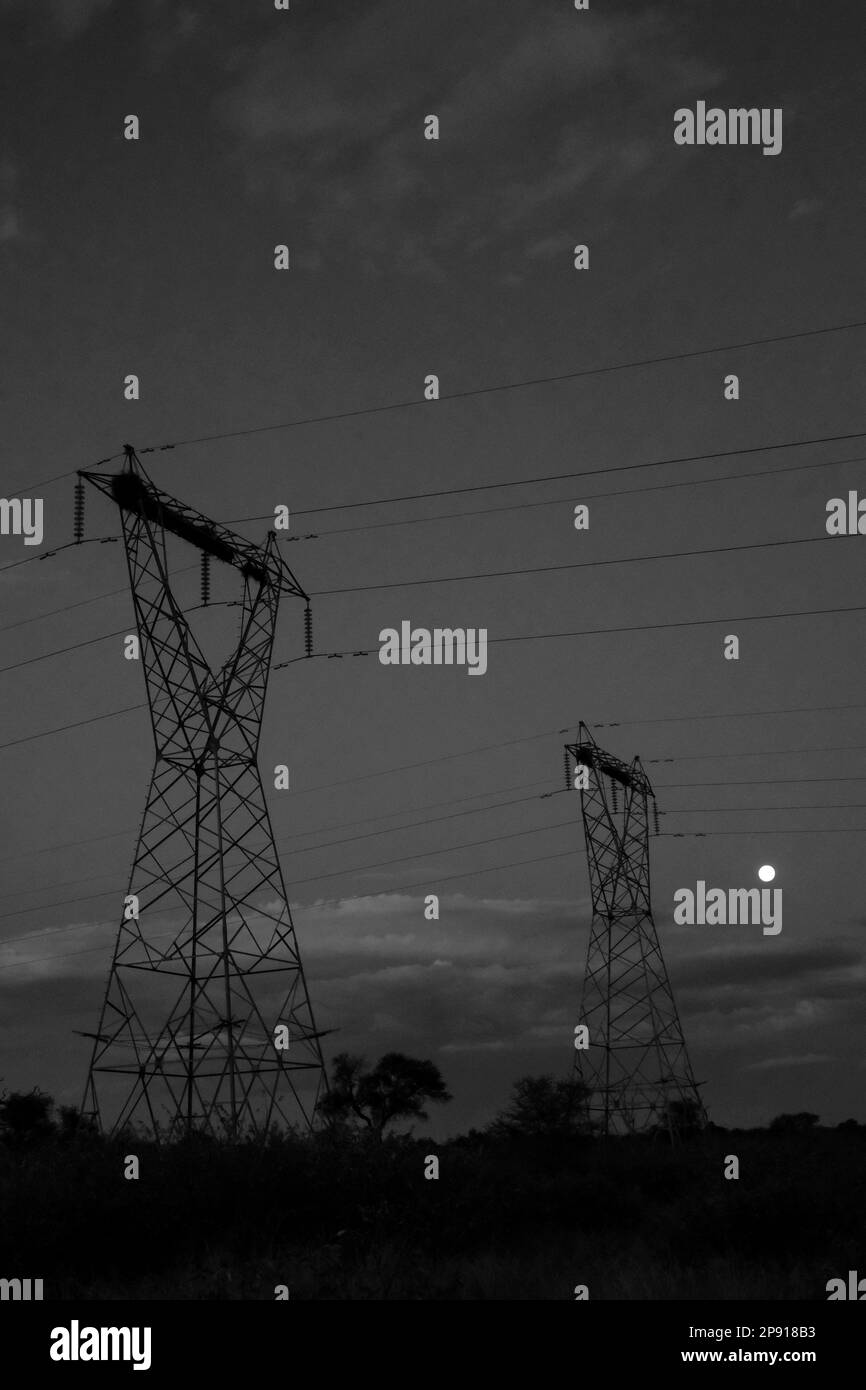 Telecommunication antenna tower mobile Black and White Stock Photos ...