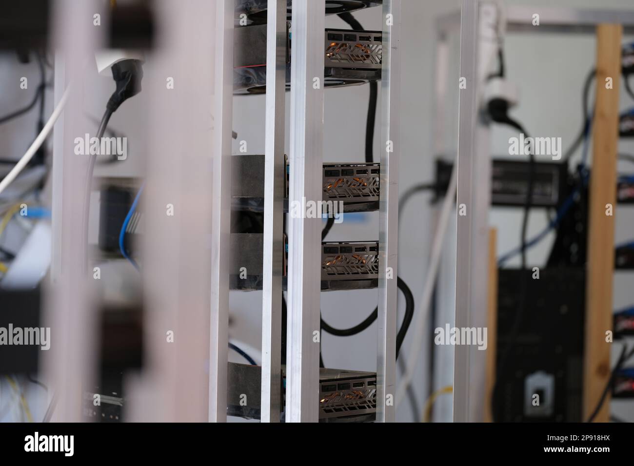 Server room efficiency hi-res stock photography and images - Alamy