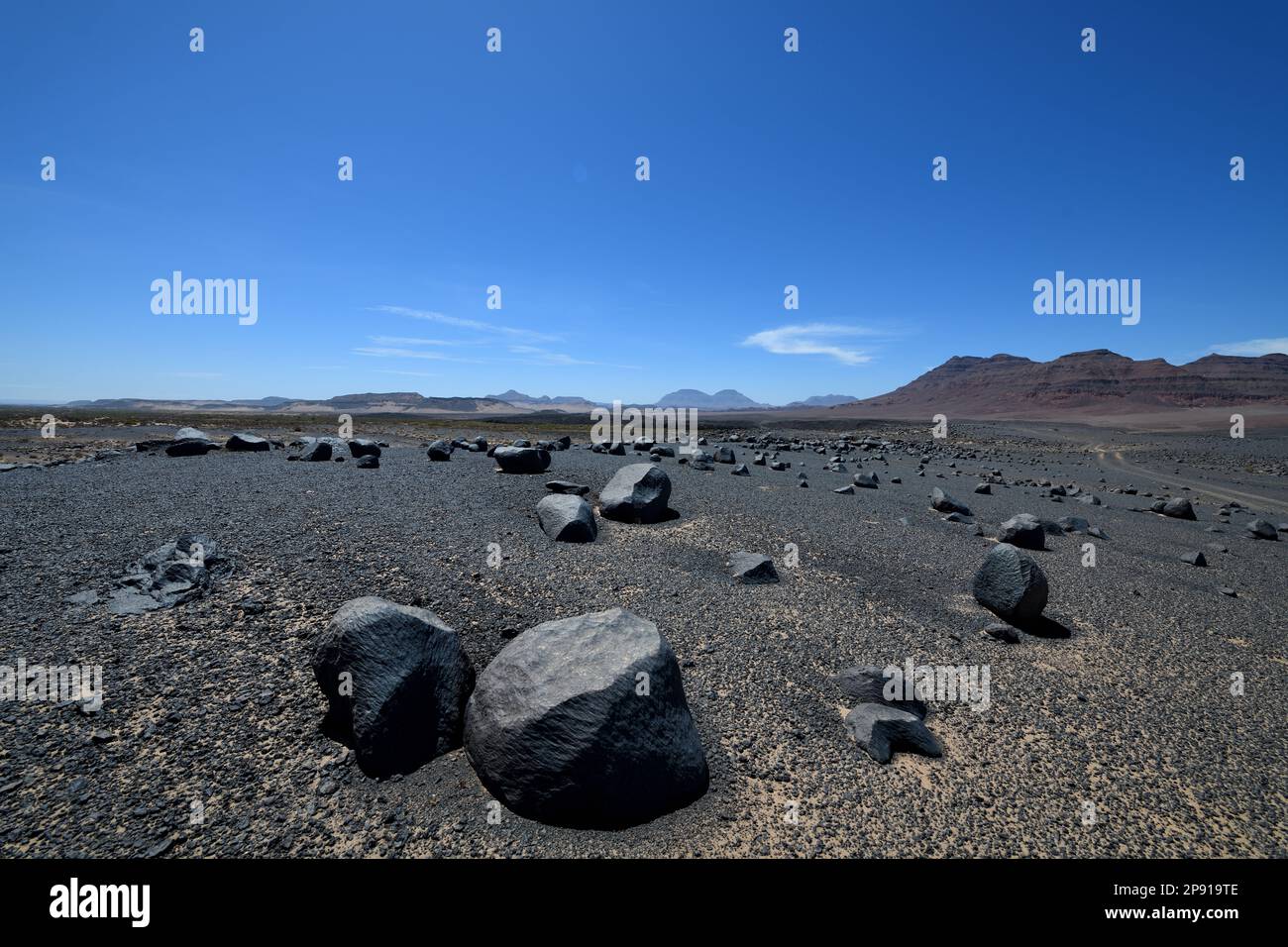 Boulders in the desert of Desolation Valley, near Twyfelfontein ...