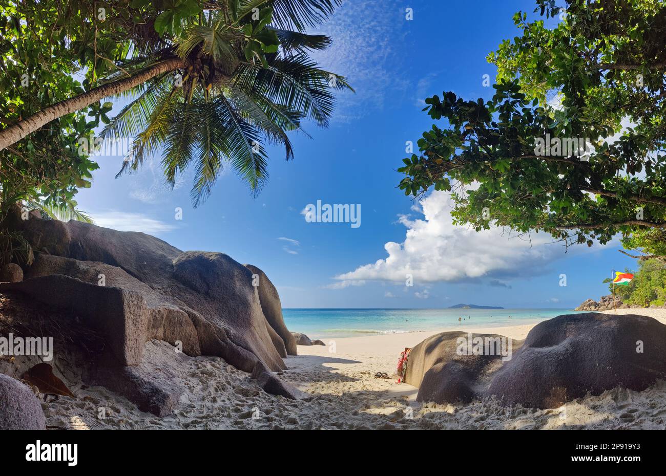 Seychelles seychelles flag hi-res stock photography and images - Alamy