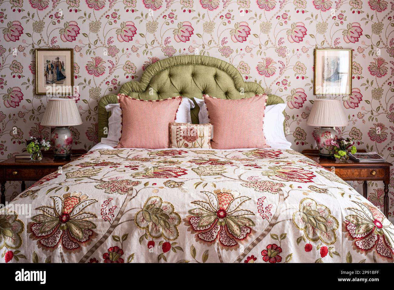 Coordinated Colefax and Fowler wallpaper and fabrics in bedroom of 18th ...