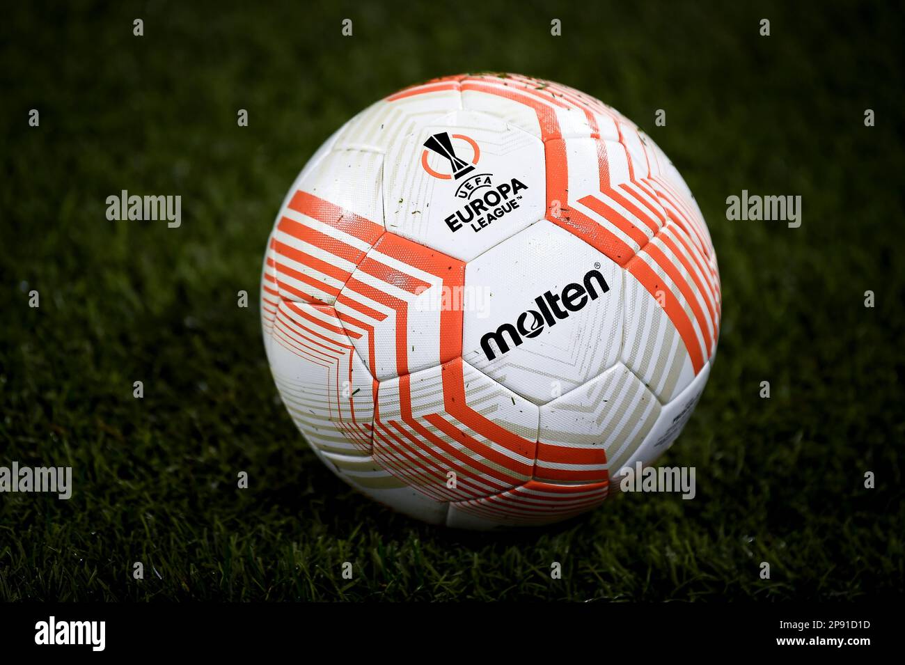 Molten ball hi-res stock photography and images - Alamy