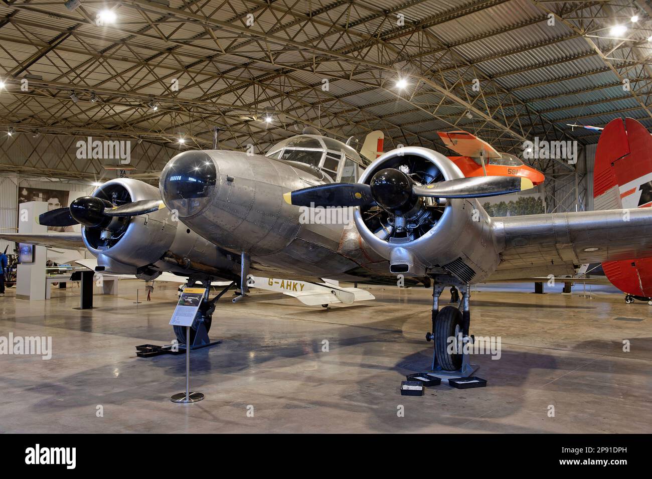 Plane in museum hi-res stock photography and images - Alamy