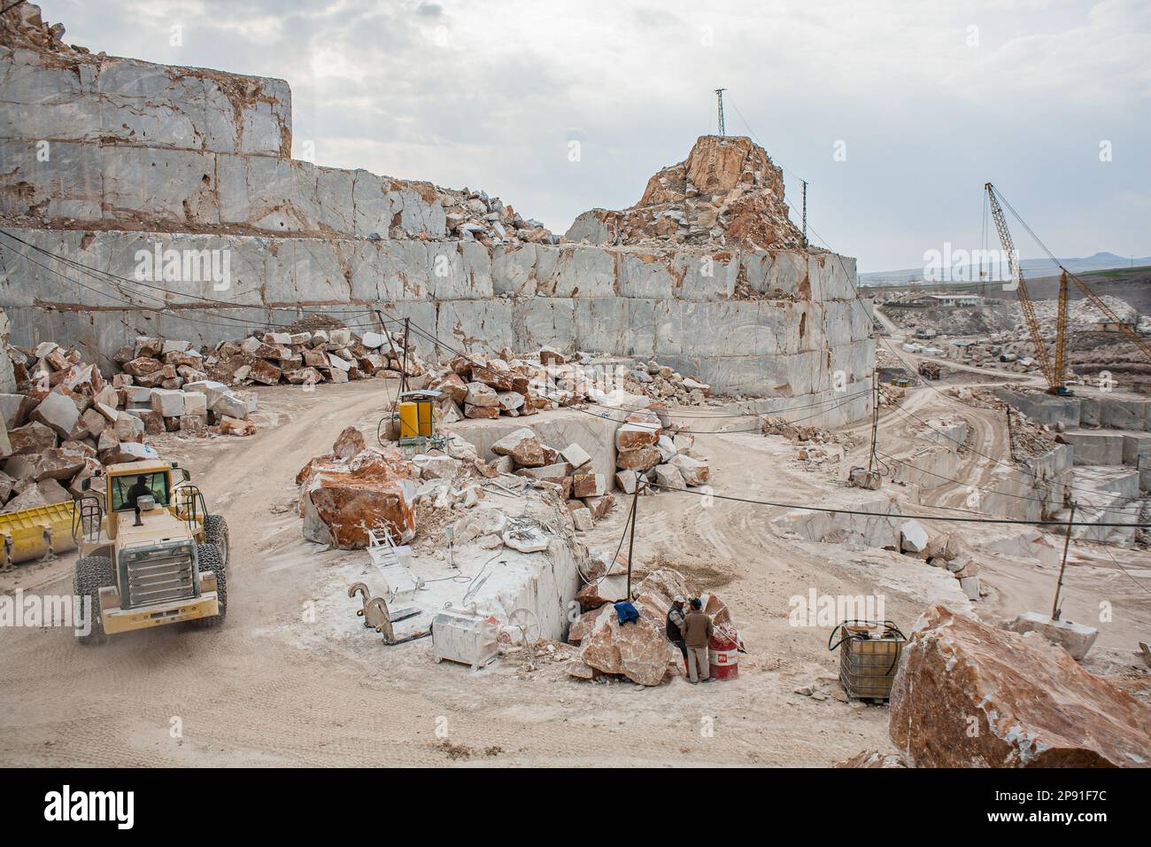 The work progresses parallel to the floor. The quarries at Iscehisar ...