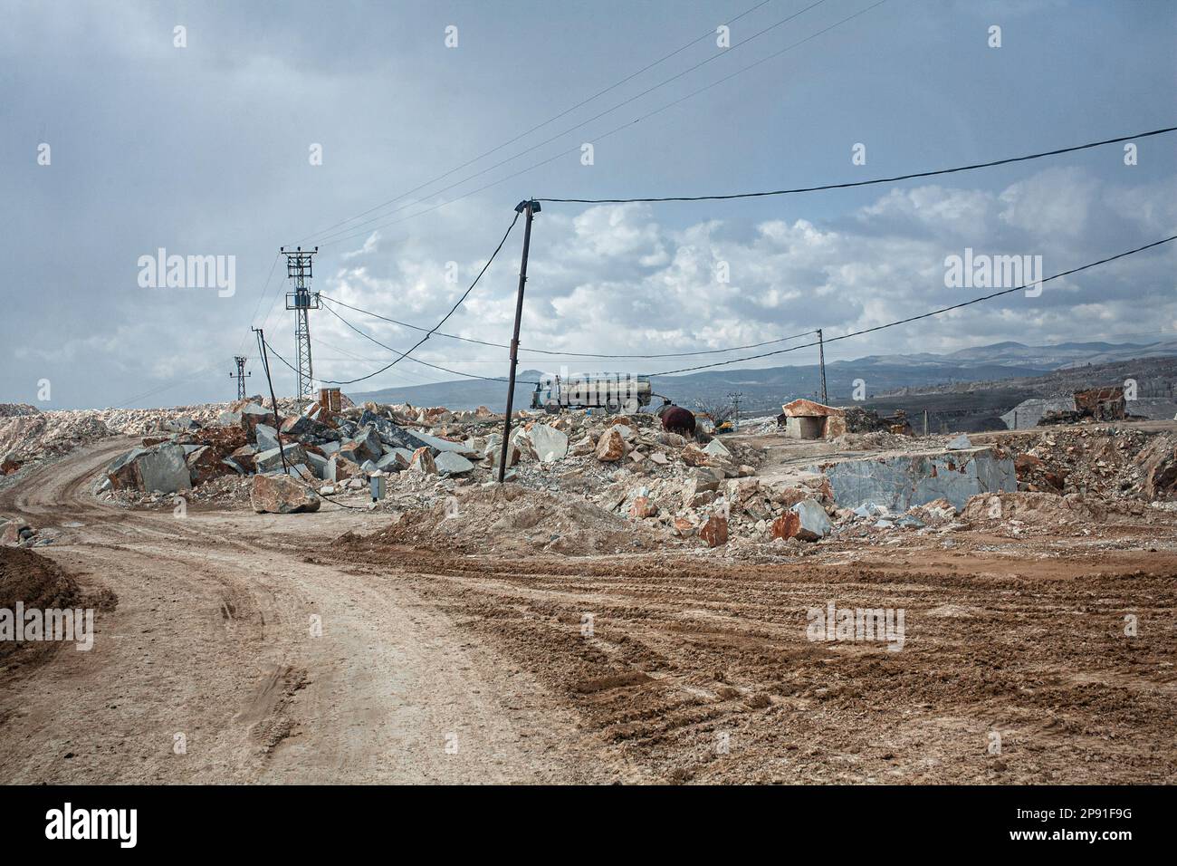 Quarries mud hi-res stock photography and images - Alamy