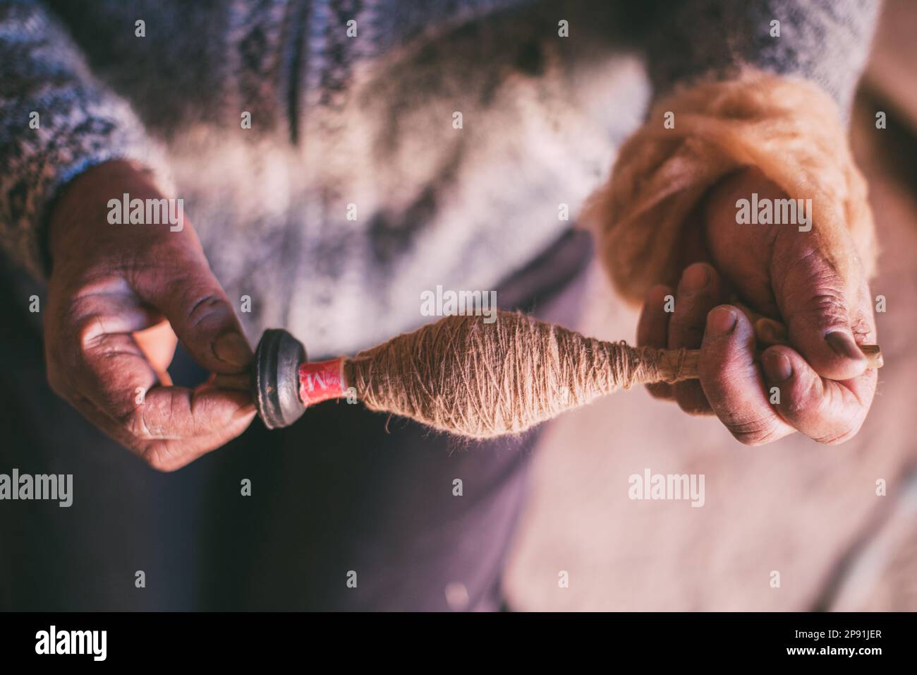Wool - Hands at work Stock Photo - Alamy