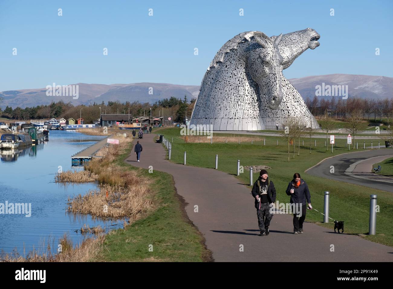 Falkirk, Scotland, UK. 10th March 2023. Overnight snowfall clears and ...