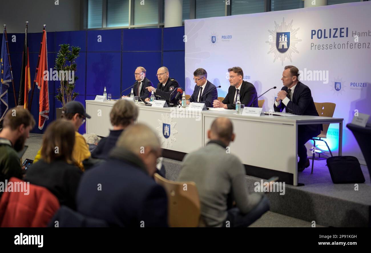 Thomas Radszuweit of German state security, Matthias Tresp of Hamburg ...