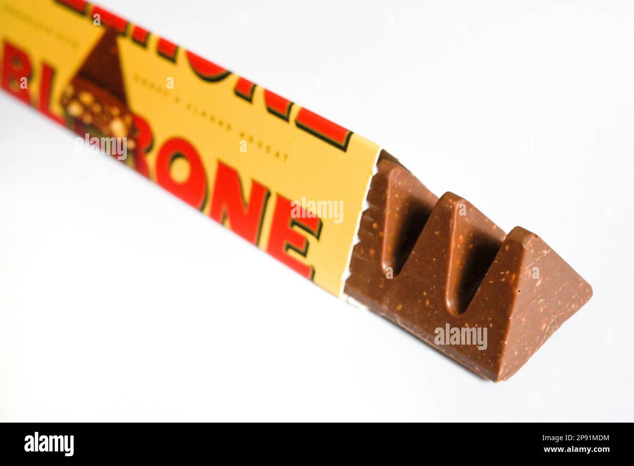 Schweizer Schokolade Toblerone Stock Photo - Alamy