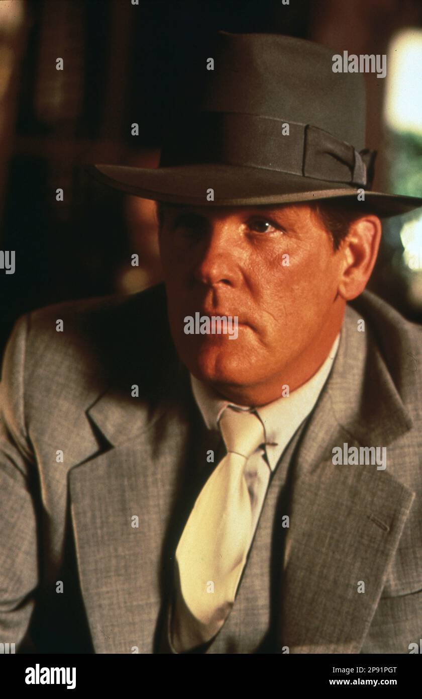 NICK NOLTE in MULHOLLAND FALLS 1996 director LEE TAMAHORI story Peter ...