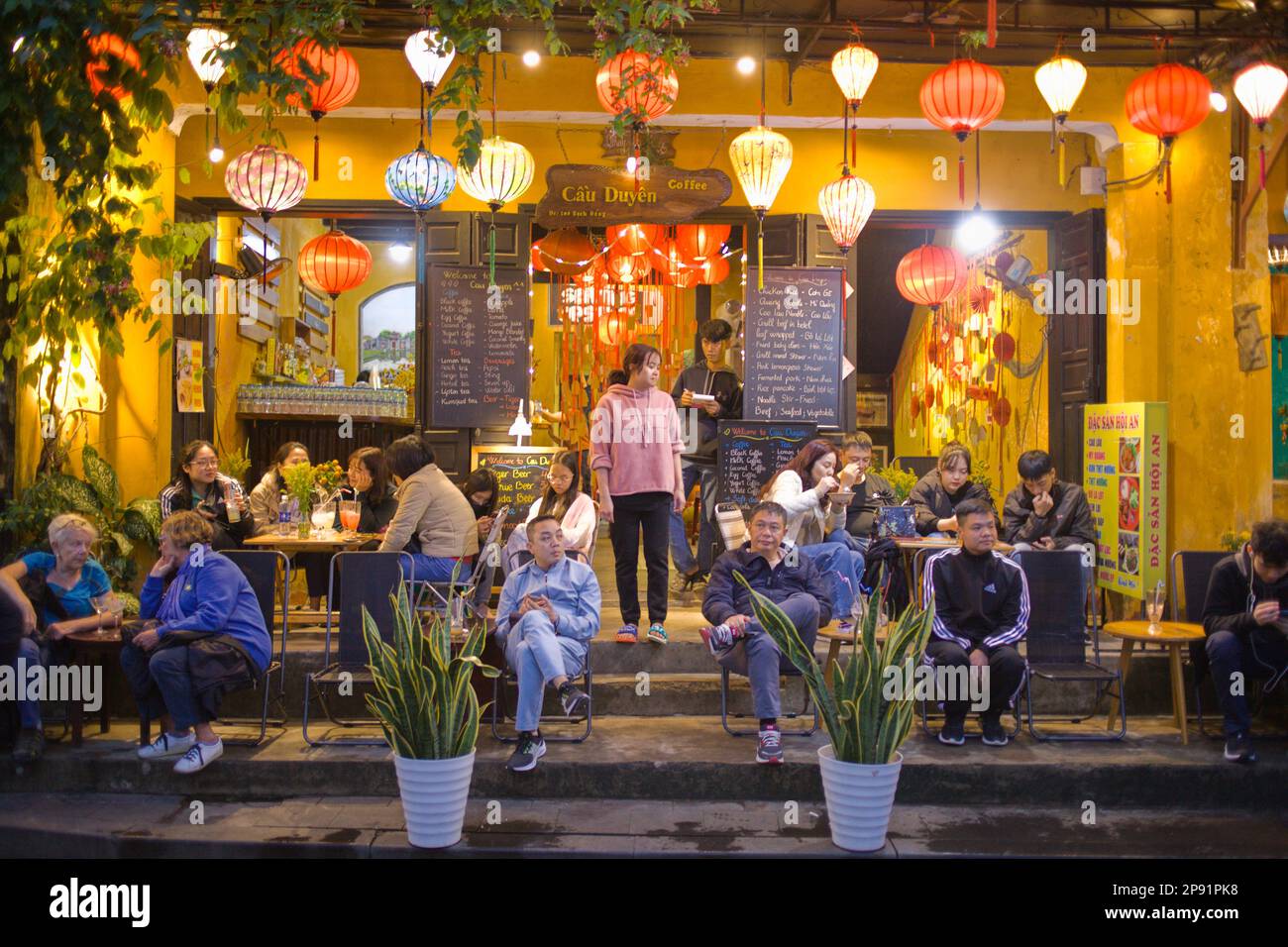 Vietnam, Hoi An, cafe, people Stock Photo - Alamy