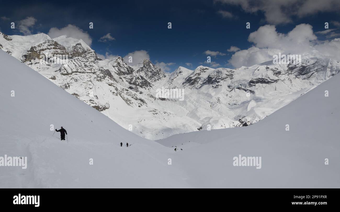 The ascent of the Thorong La Pass on the Annapurna Circuit trail ...