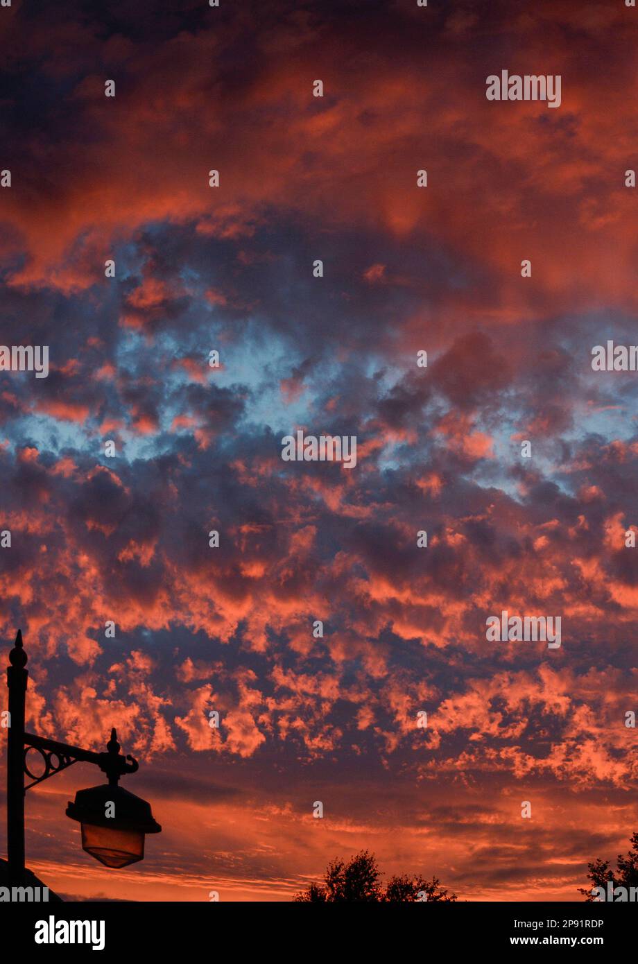 Vibrant sunset, Bradninch, Devon Stock Photo - Alamy